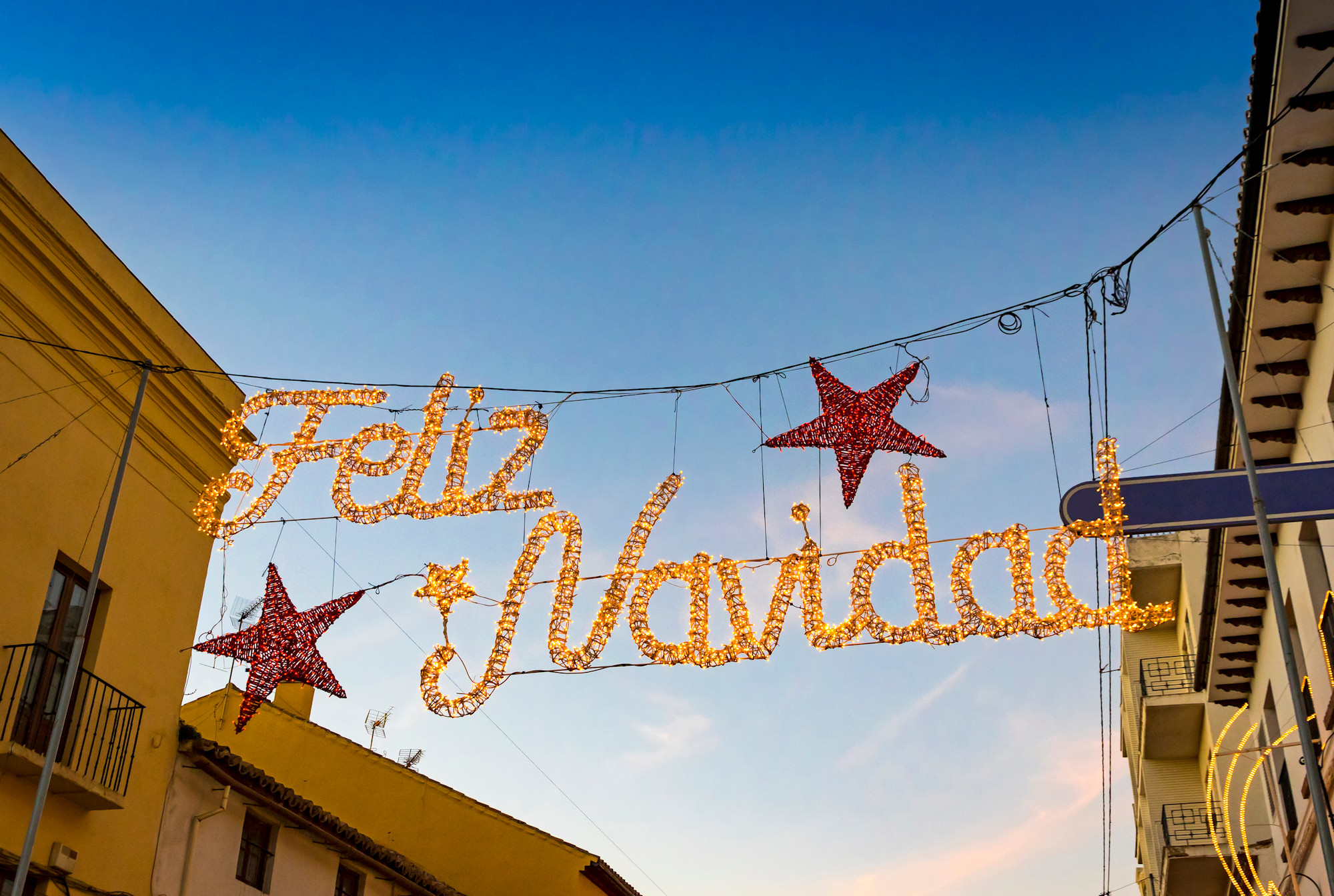 How to Say "Merry Christmas" in Spanish - Holly Jolly Christmas